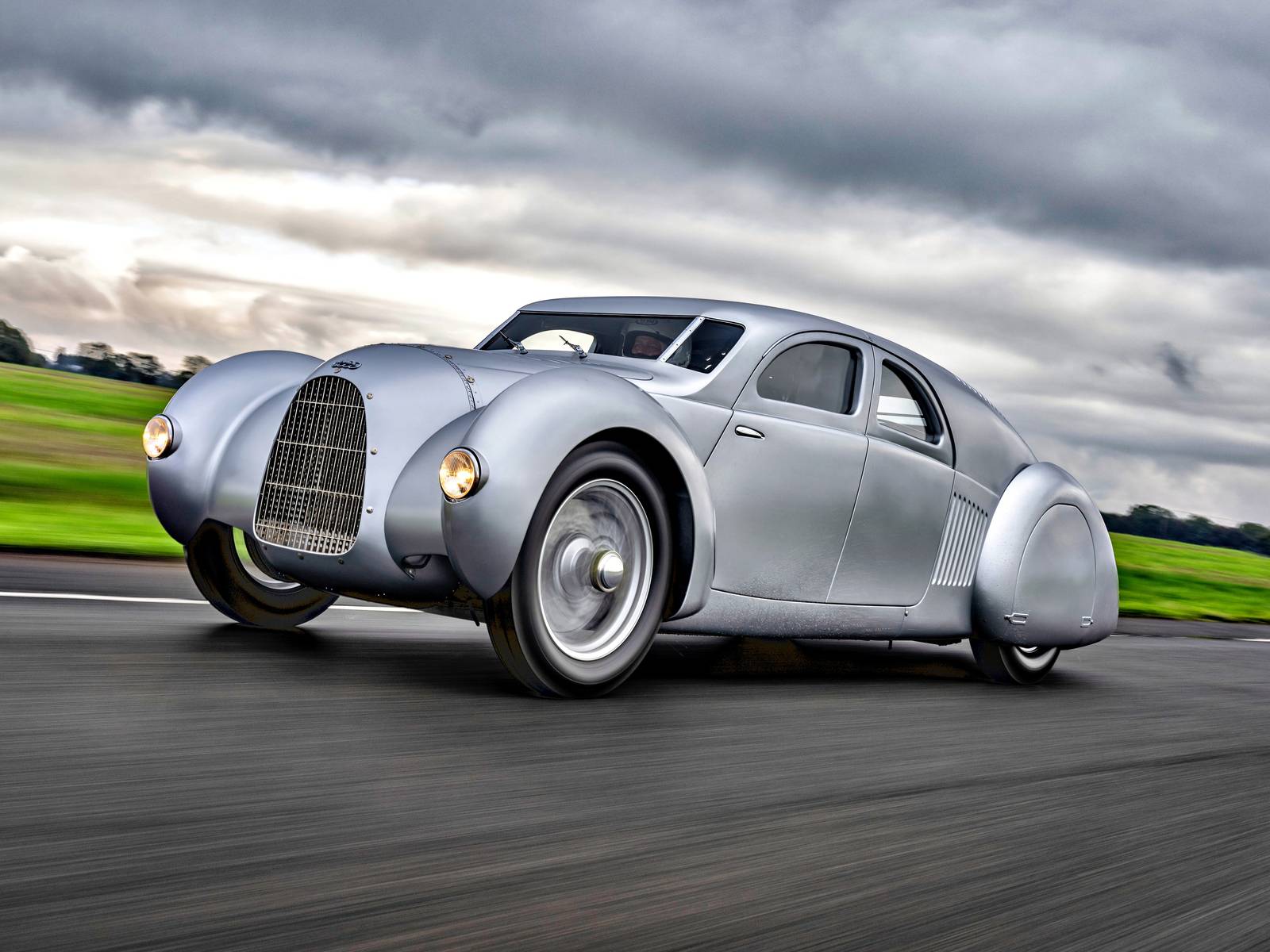 The Auto Union Type 52 Is Ferdinand Porsche's Forgotten 16-Cylinder ...