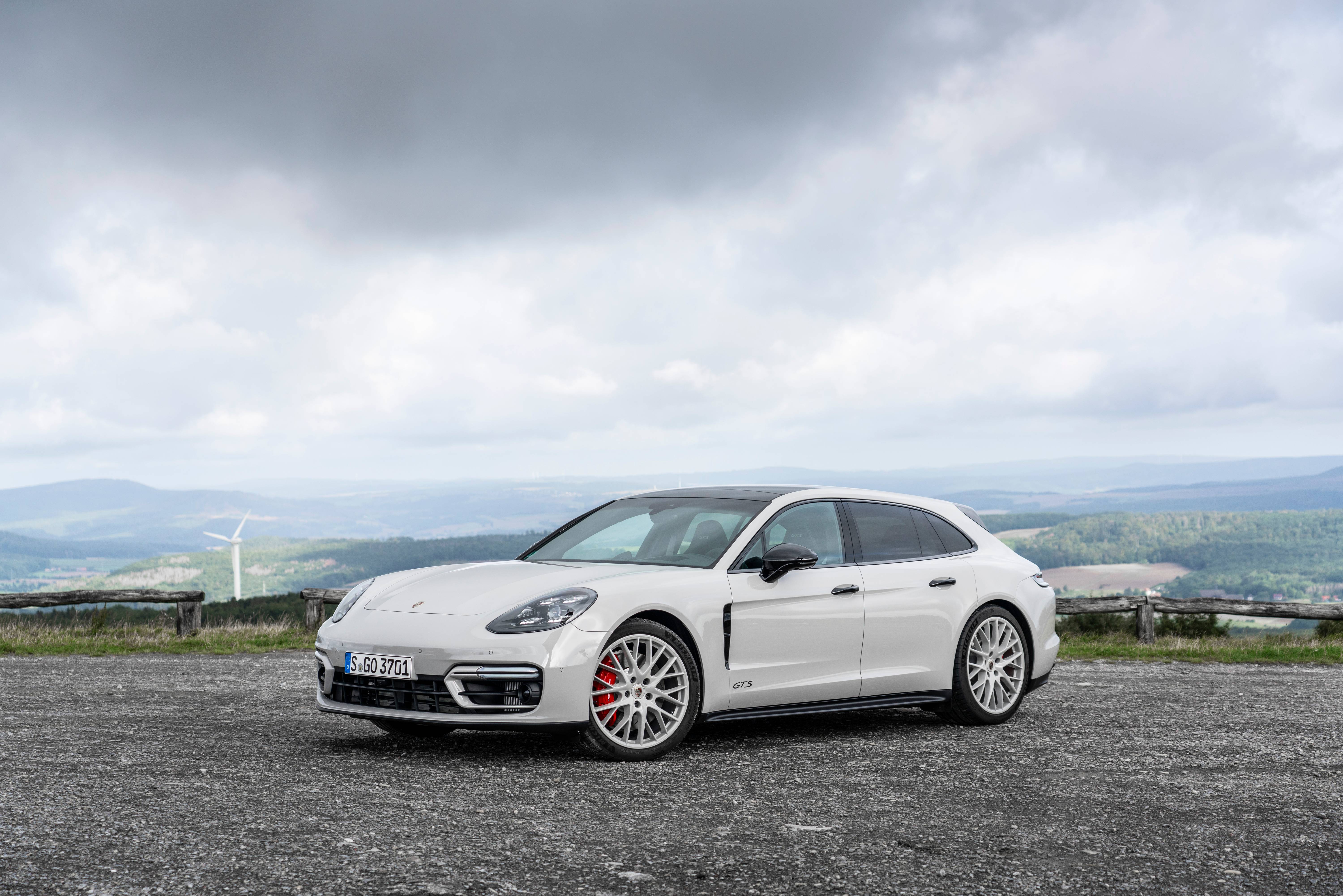 2021 Porsche Panamera GTS Sport Turismo