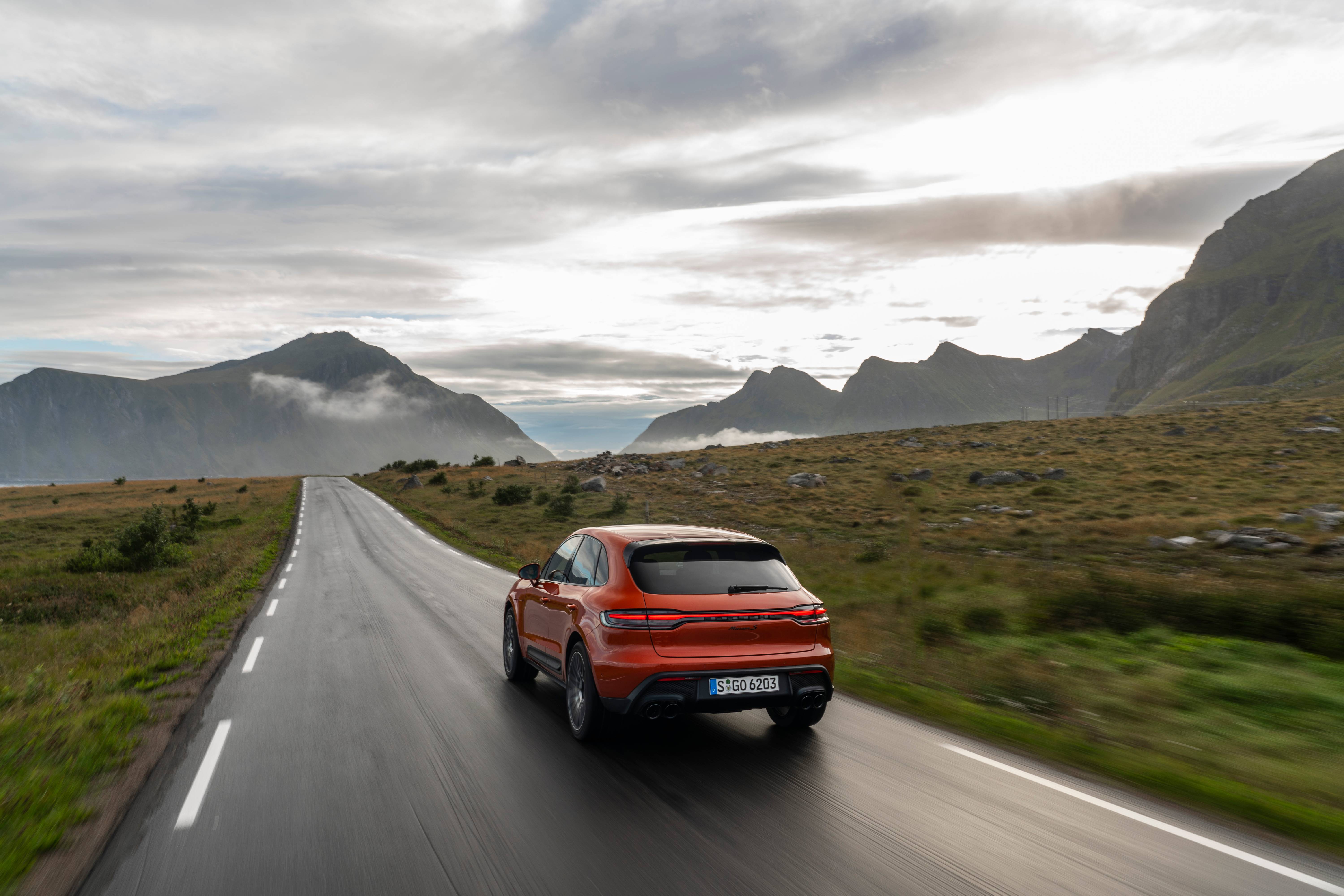 2025 Porsche Macan: Overview, Specifications and Price