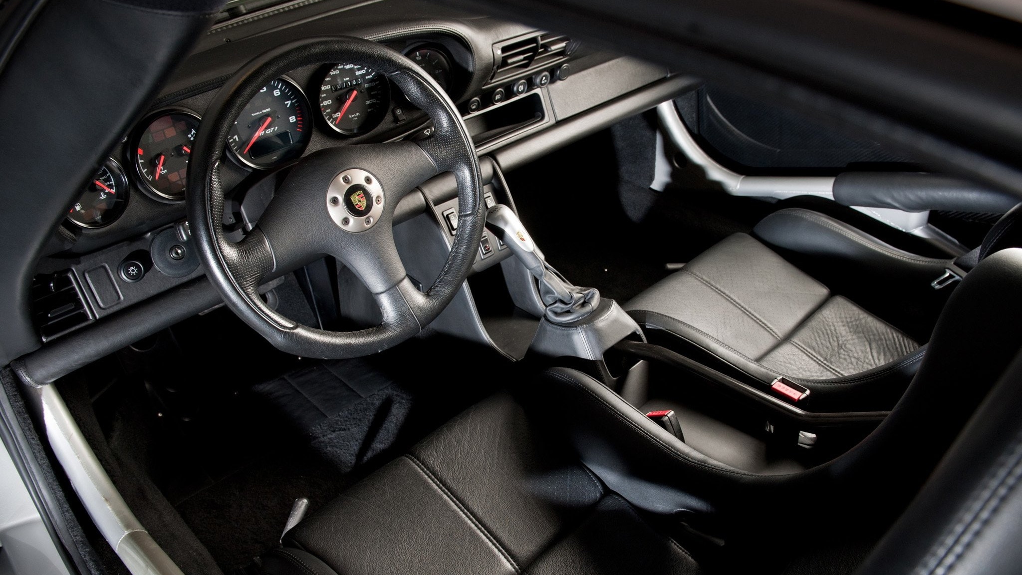 How Different Is The Tuthill GT One From The Porsche 911 GT1 ...